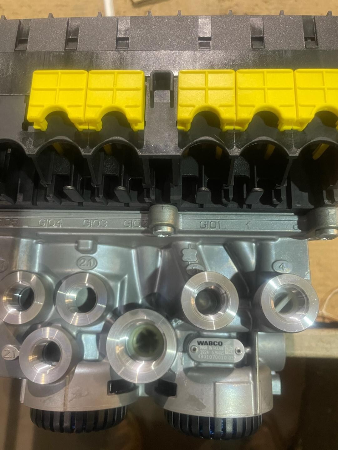 GENUINE Wabco 4801070010 Valve 12 volt EBS Trailer Modulator Valve ...