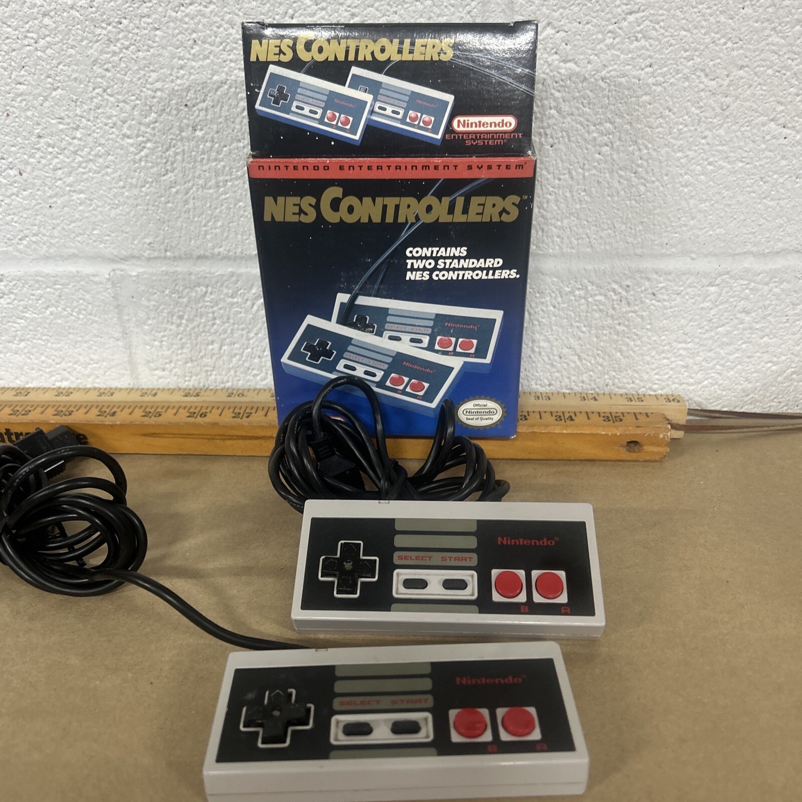 Nintendo NES Controllers in Box - Lot of 2 Authentic NES Controllers ...