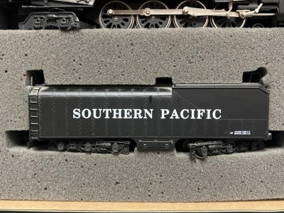 Bachmann Southern Pacific 4446 HO Scale Streamlined 4-8-4 Steam ...