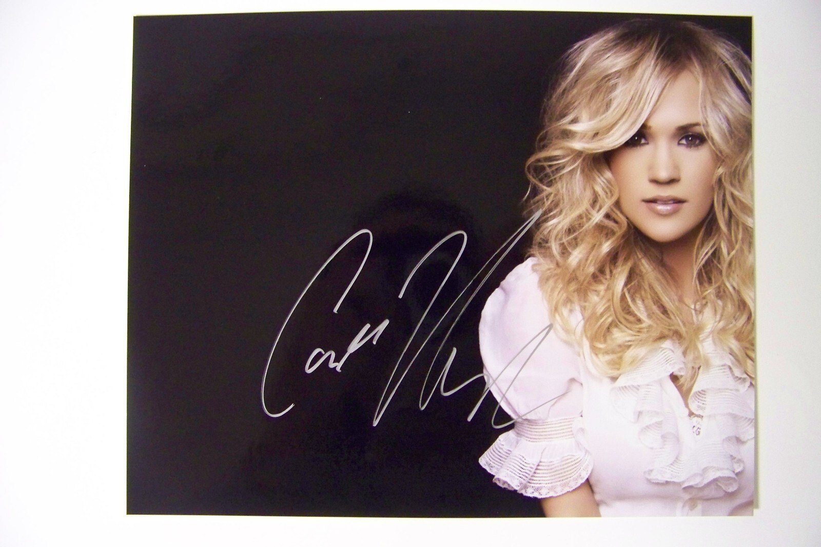 Carrie Underwood Signed Photo | eBay