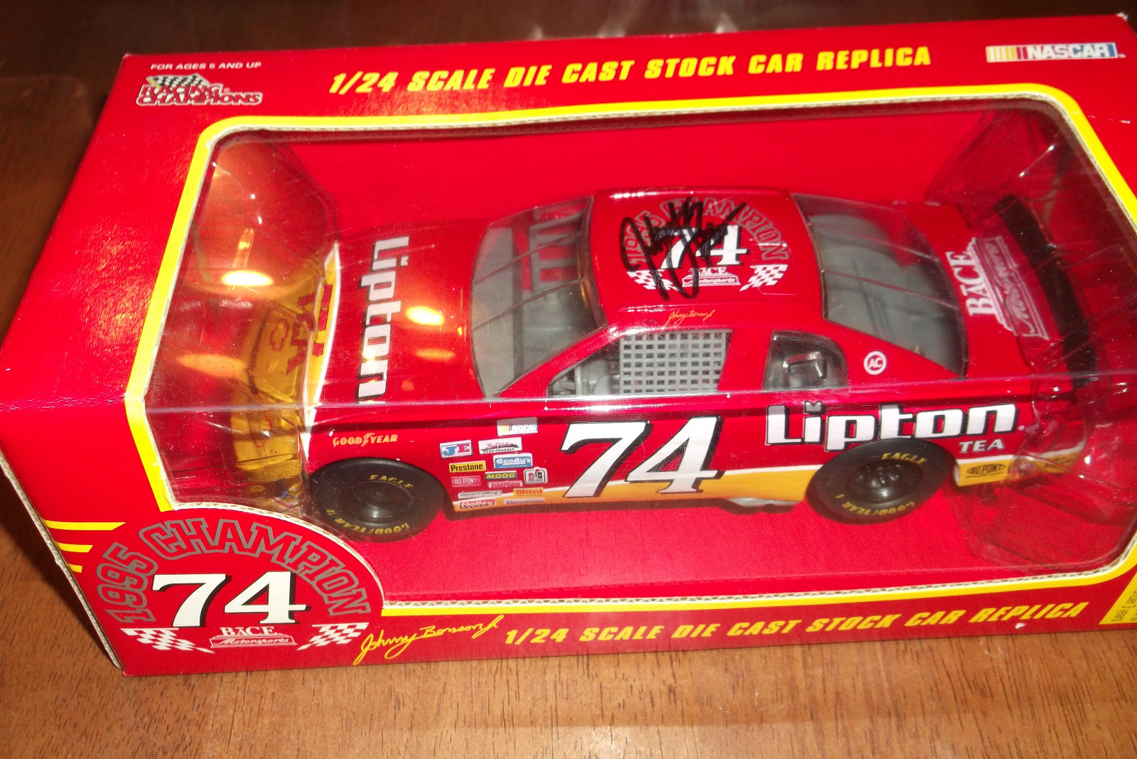 JOHNNY BENSON SIGNED #74 LIPTON TEA RACING CHAMPIONS 95 CHAMPION 1:24 ...
