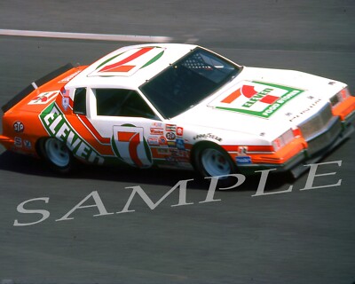 KYLE PETTY 1983 #7 7-ELEVEN ON TRACK AT THE DAYTONA 500 8X10 GLOSSY ...