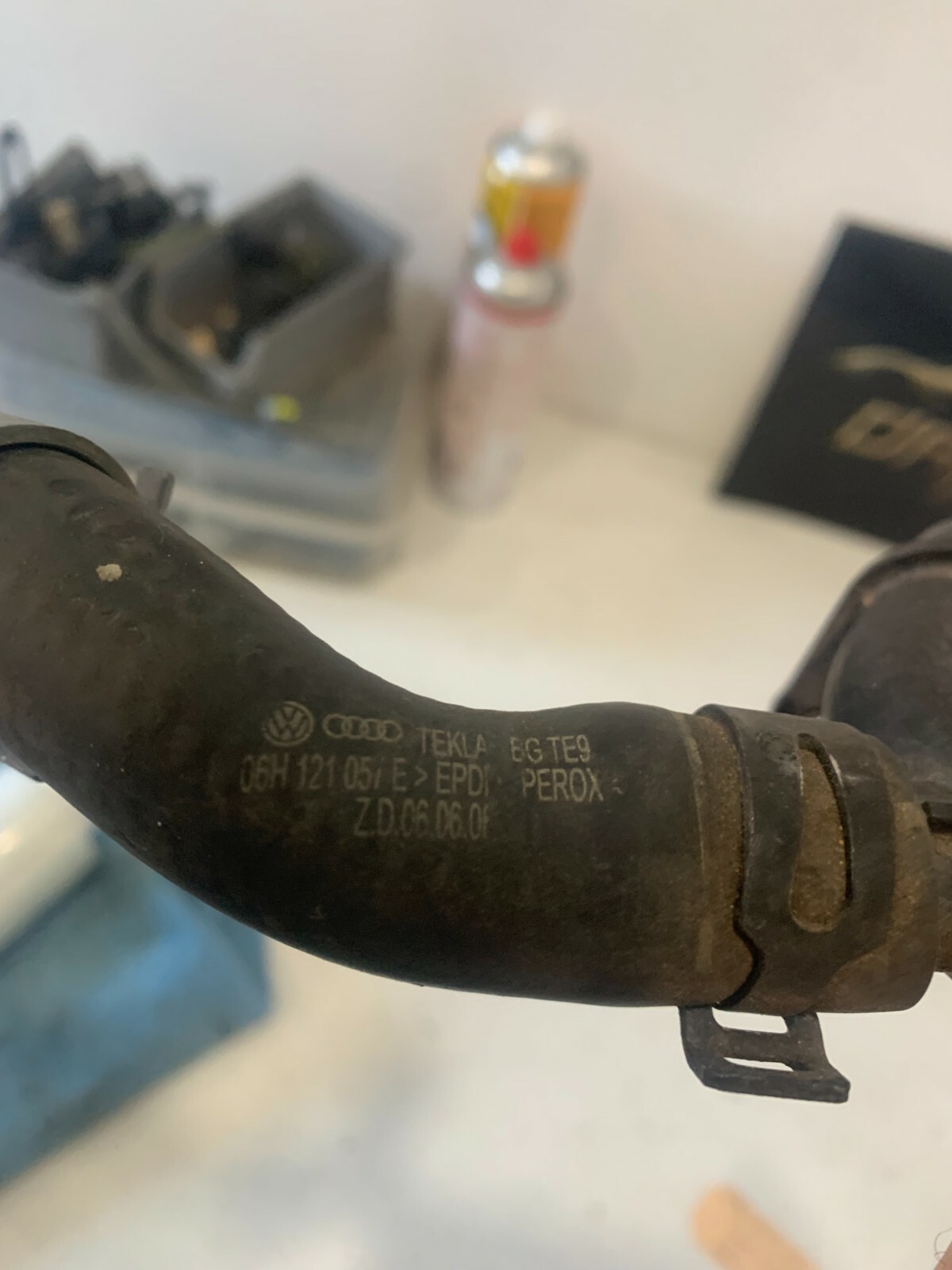 Audi A5 8T Kühlwasserrohr Kühlwasserschlauch 06H121065D 06H121057E ...