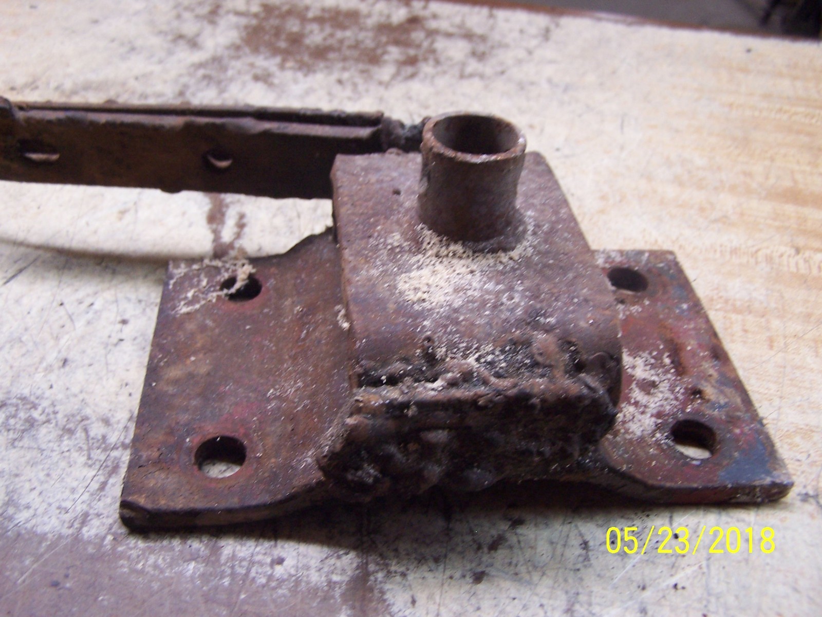 FORD 8N,9N, JUB,NAA,600,601, 2000 TRACTOR BOTTOM DRAWBAR BRACKET | eBay