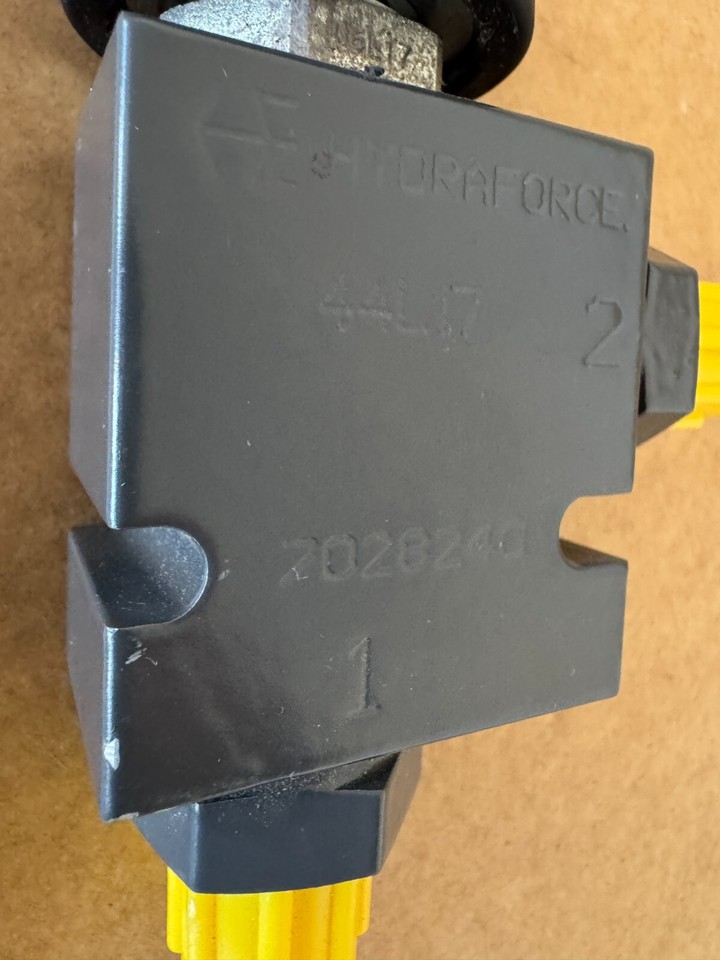 Hydraforce Valve Housing - 2-Way - Alum- Size 10 - 7028240 & 6356024 ...