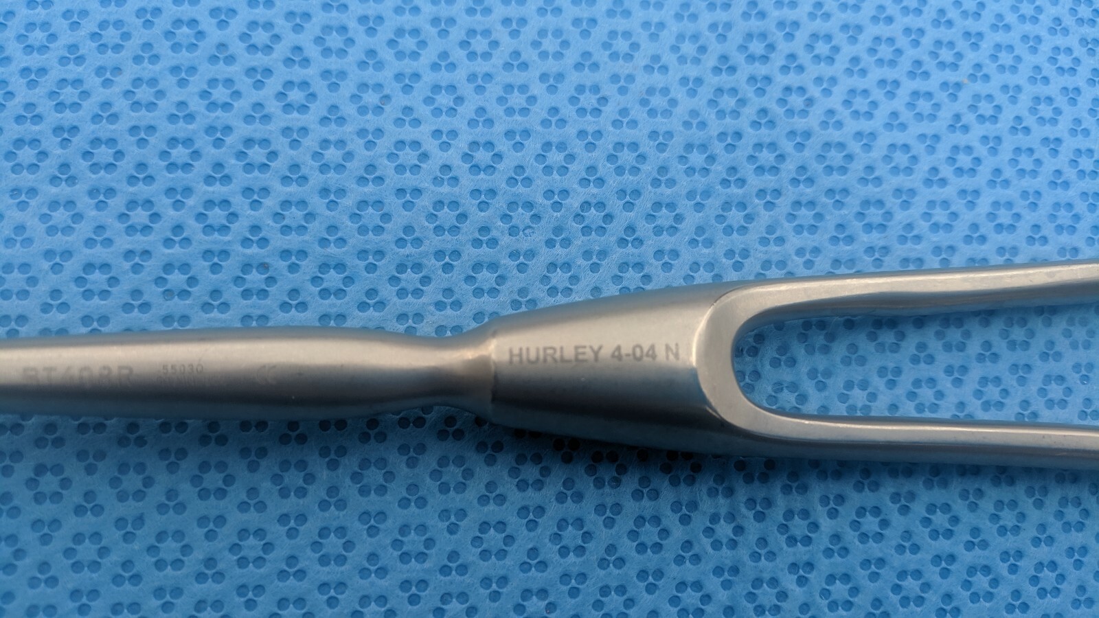 AESCULAP BT408R GREEN RETRACTOR 8-1/2" Green Retractor Fenestrated ...