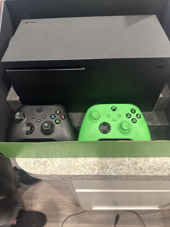Xbox Series x High-End Gaming Console with 2 Controllers. in original ...