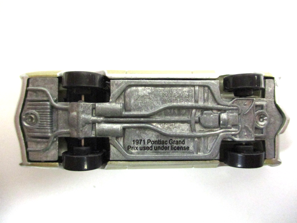 JOHNNY LIGHTNING - SUPER 70'S - 1971 PONTIAC GRAND PRIX - 1/64 | eBay