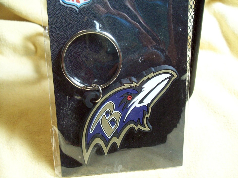 BALTIMORE RAVENS NFL KEY RING (the raven is about 2.5 inches wide NEW ...
