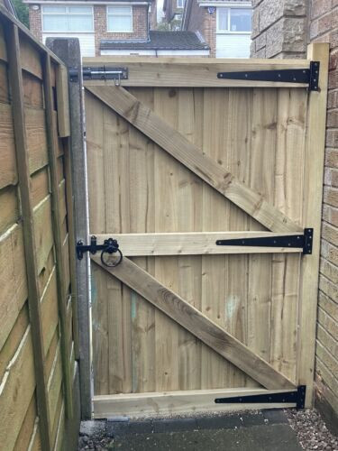 Wooden Side Gate, 6ft high,from 4ft 1 inch - 5ft wide and all between ...