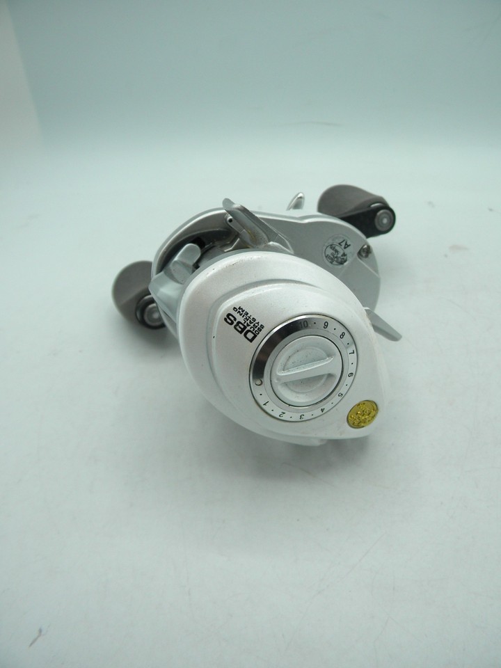 Bass Pro Shops Johnny Morris Carbonlite 2.0 Baitcast Reel JCT10SHHA | eBay