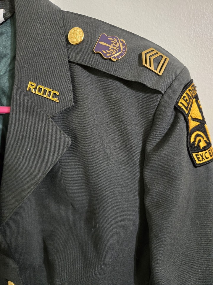 Vtg U.S. Army Womens ROTC uniform coat 18L, Patches, Buttons great ...