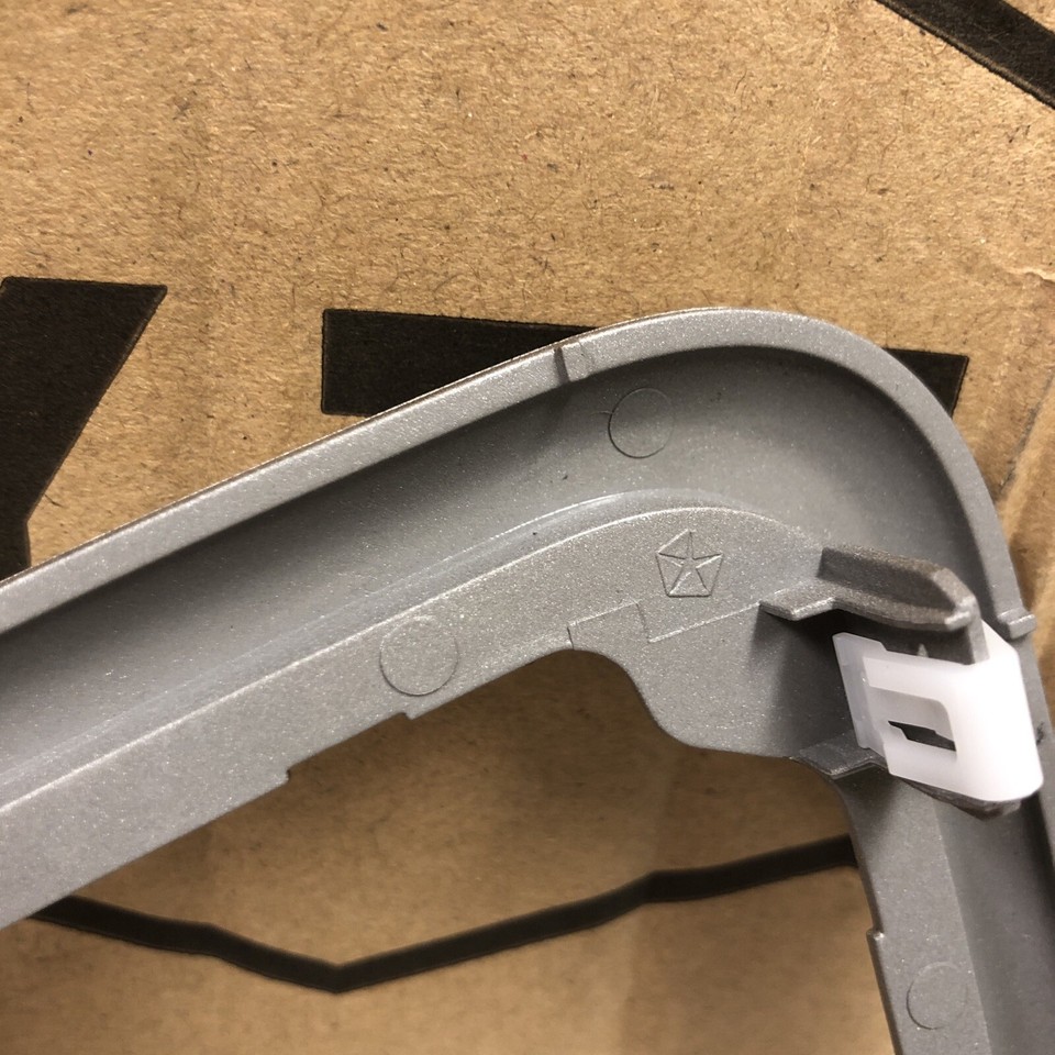 2014-2018 Jeep Cherokee Center Shifter Bezel | 5YD27LS5AA | Genuine OEM ...