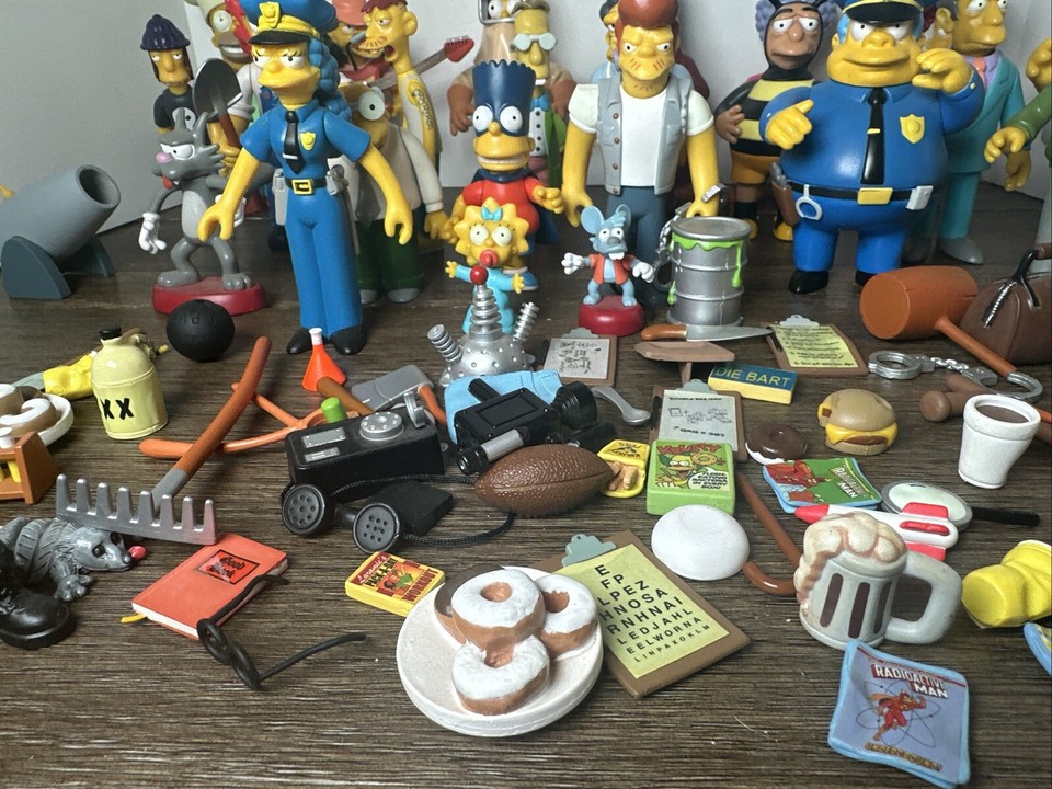 The Simpsons World of Springfield Action Figures Playmates Lot Of 23 ...