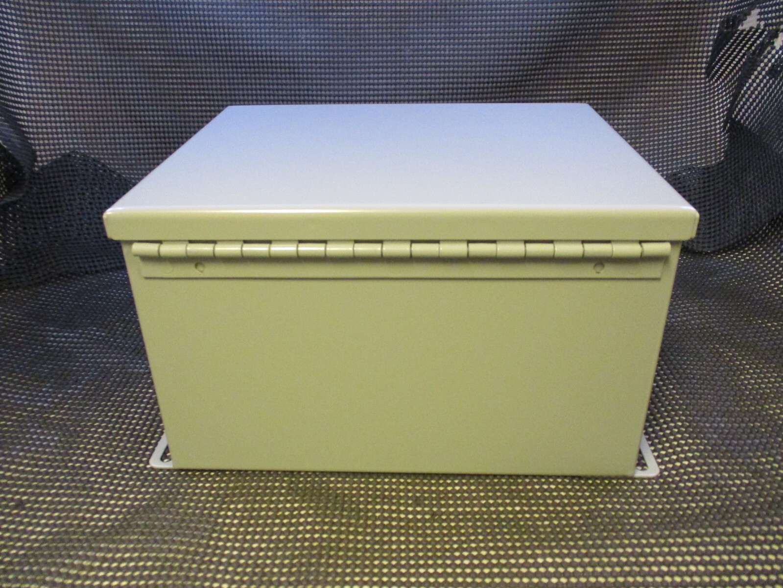 SAGINAW CONTROL SCE-10086CHNF CONTINUOUS HINGE JUNCTION ENCLOSURE 10" x ...