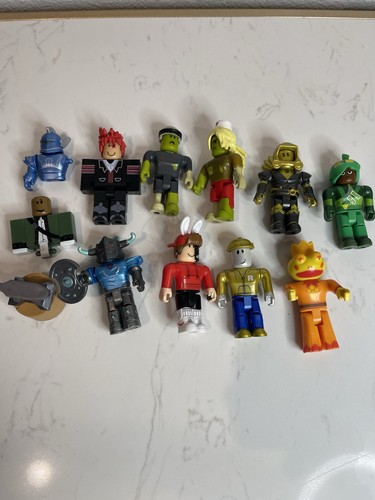 Roblox Toys Action Mini Figures Assorted Lot Figure Pack & Accessories ...