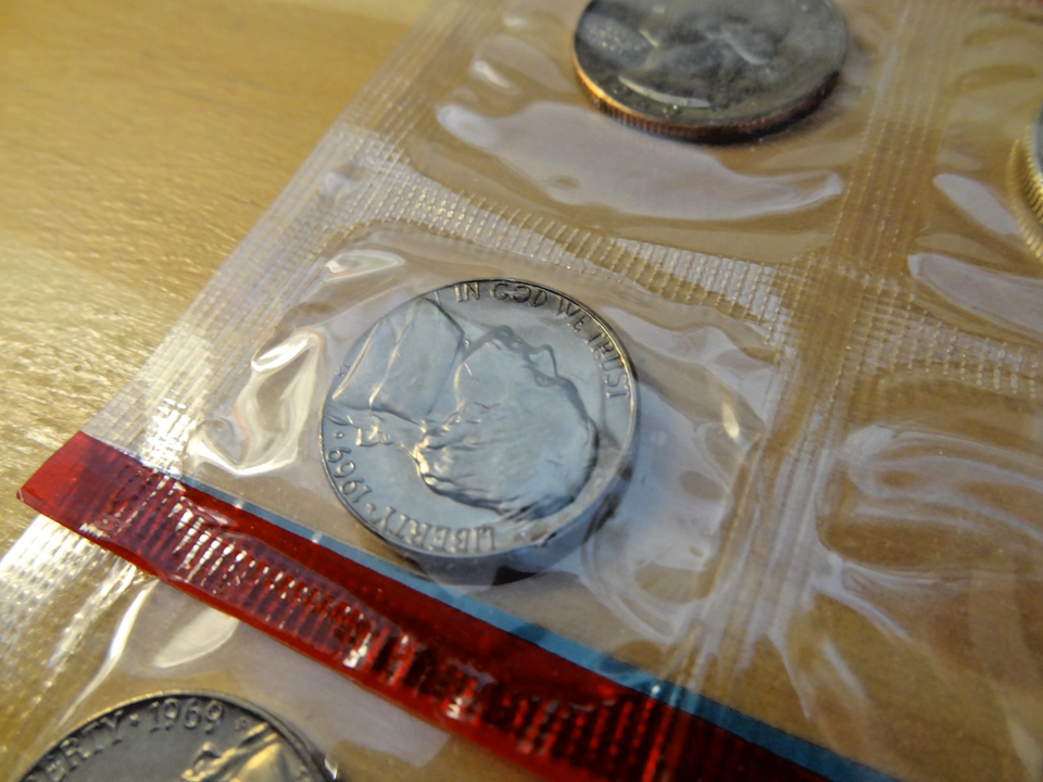 1969 & 1970 US Mint Uncirculated Coin Sets P & D w Mint Env ~ | eBay