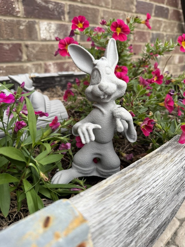 Disney Brer Rabbit Splash mountain Garden Statue Flower Ride Prop ...