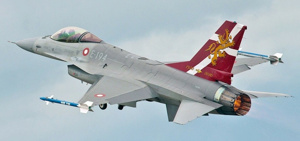 F-16 FIGHTING FALCON SWIRL PATCH SERIES: DANISH AIR FORCE F-16 ENSIGN ...