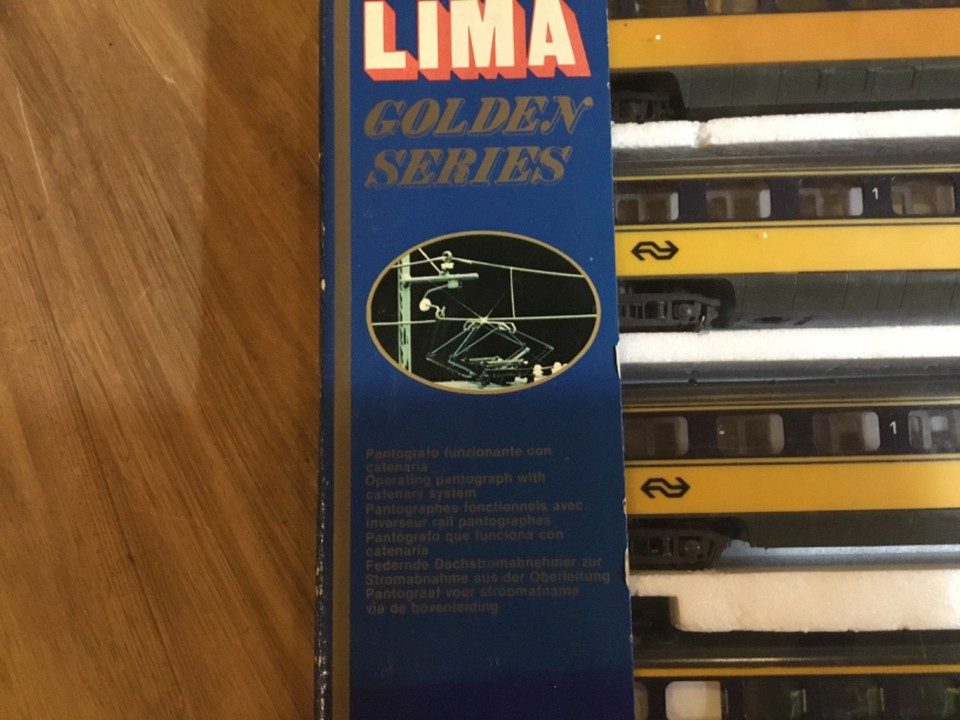 Lima Golden Series HO Scale Commuter Train / Engine & 3 Passengers ...