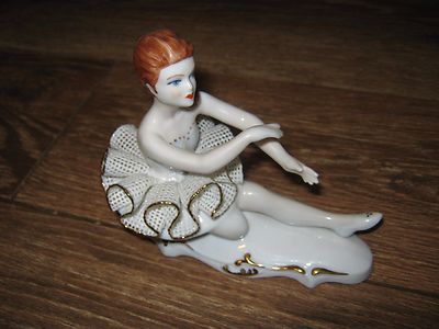 Vintage ? Romania Porcelain Figurine Lady / Girl Apulum Lucru Manual ...