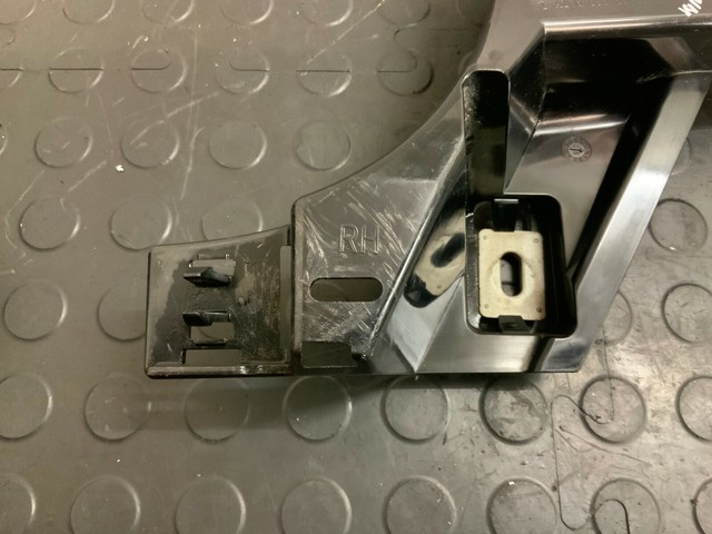 Mercedes-Benz GLE W166 Rear Left Bumper Holder A1668805803 2017 for ...