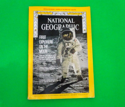 DECEMBER 1969 NATIONAL GEOGRAPHIC MAGAZINE W/ SOUNDS OF THE SPACE AGE ...