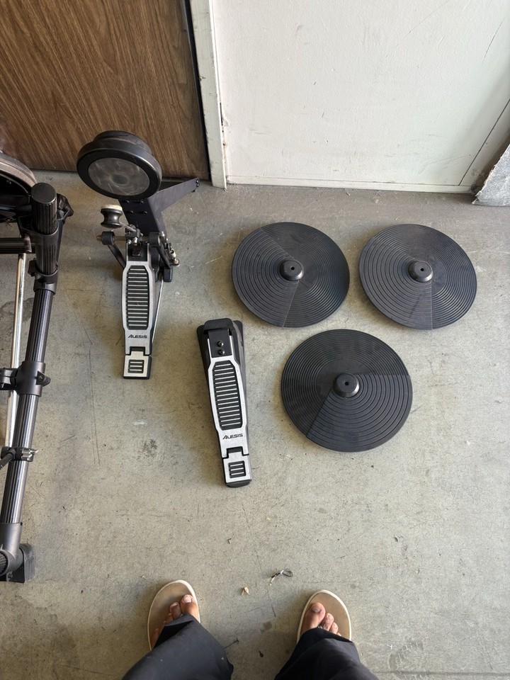 Alesis DM6 Electronic Drum Kit | eBay