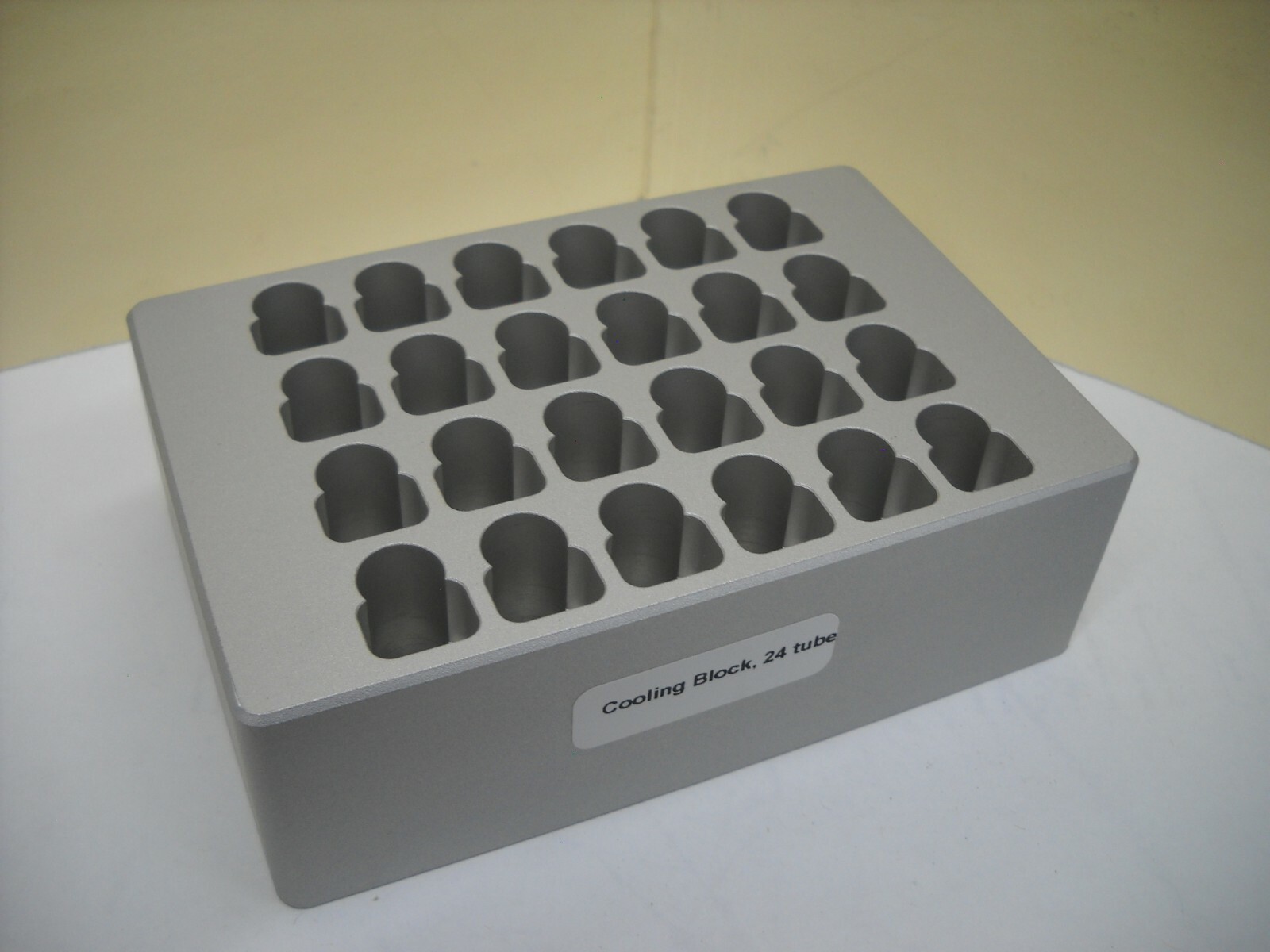 QIAGEN BIOROBOT LIQUID HANDLING 24 POSITION 1.5 mL TUBE COOLING BLOCK ...