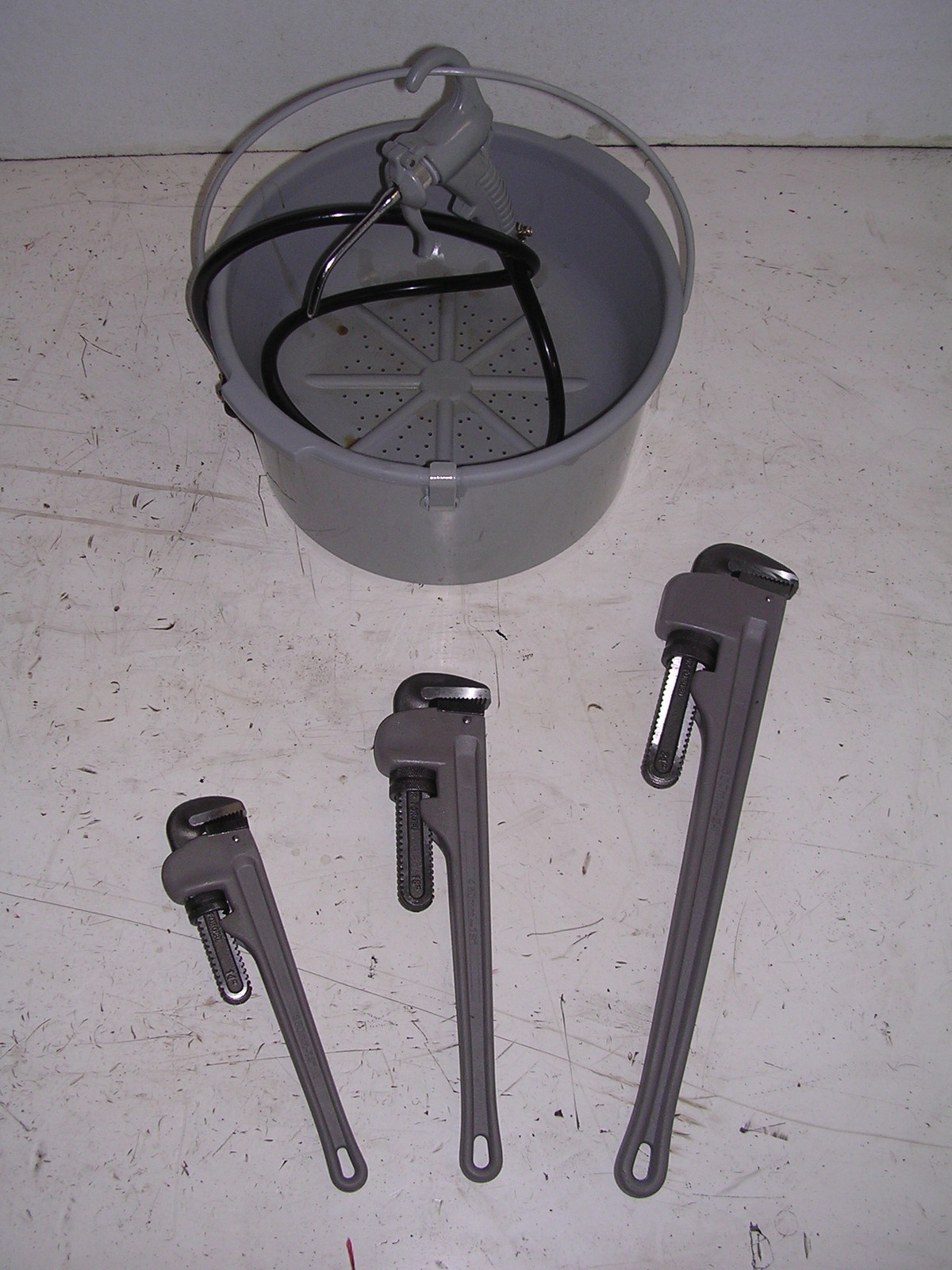 BUCKET OILER PORTABLE TRISTAND ALUMINUM PIPE WRENCH RIDGID 65R 600 700 ...