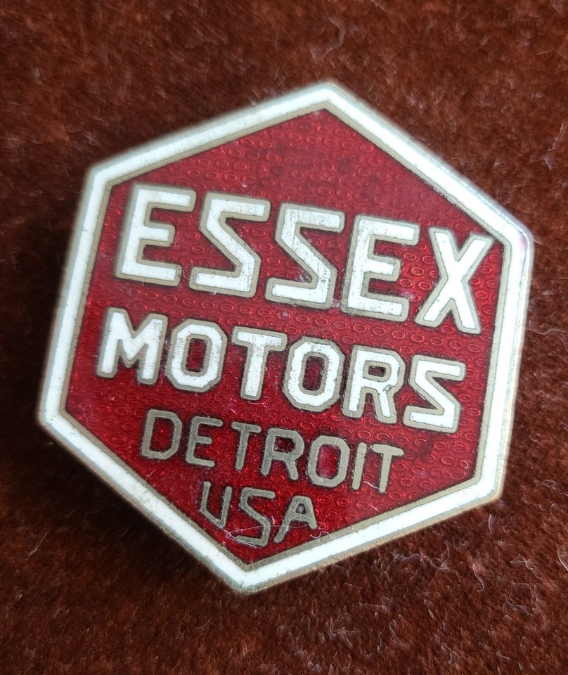 VINTAGE ENAMEL AUTOMOBILE CAR RADIATOR EMBLEM / BADGE # ESSEX SIX ...