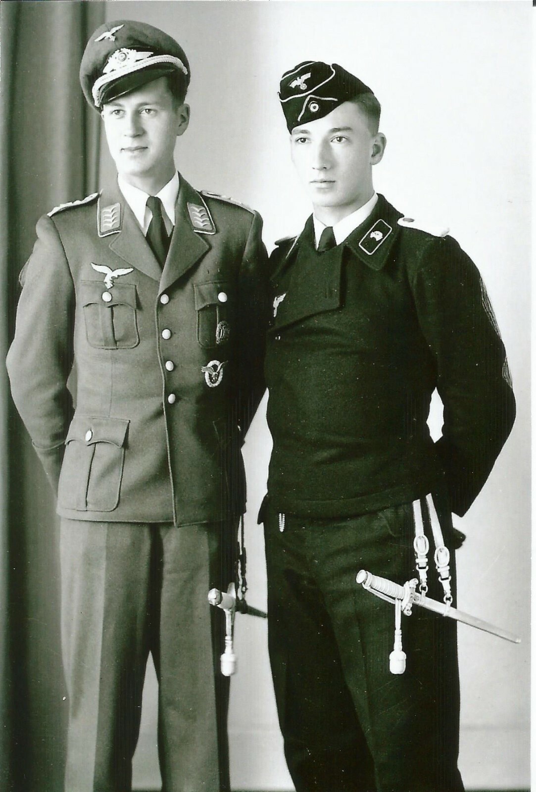 WW II - Photo -- German ---- Young Soldiers , Daggers | eBay