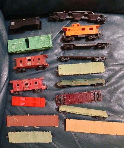 Lot Of 16 Various Vintage HO Scale Train Cars | eBay