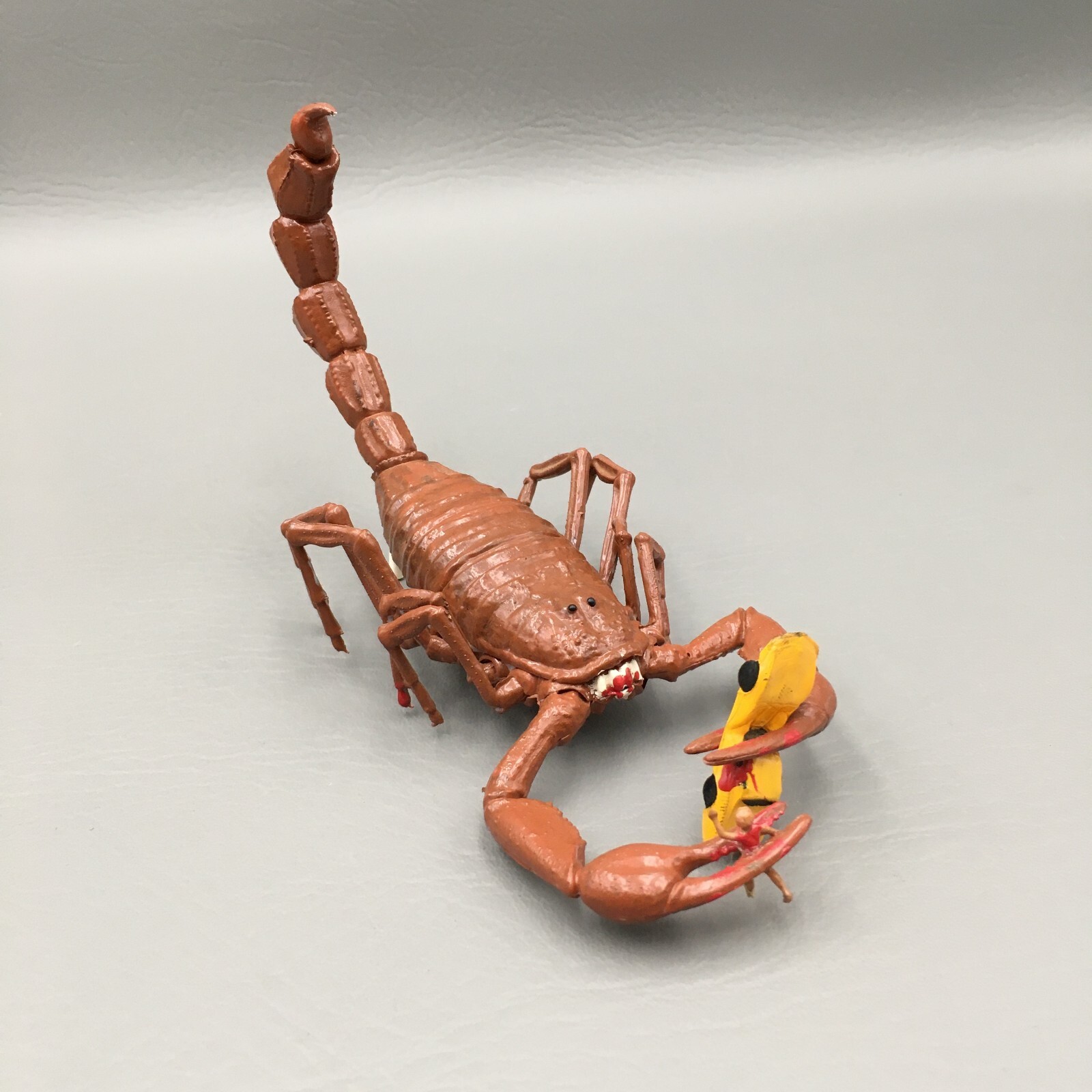 Fundimensions Gigantics Diorama Rampaging Scorpion Giant Bug Model Kit ...