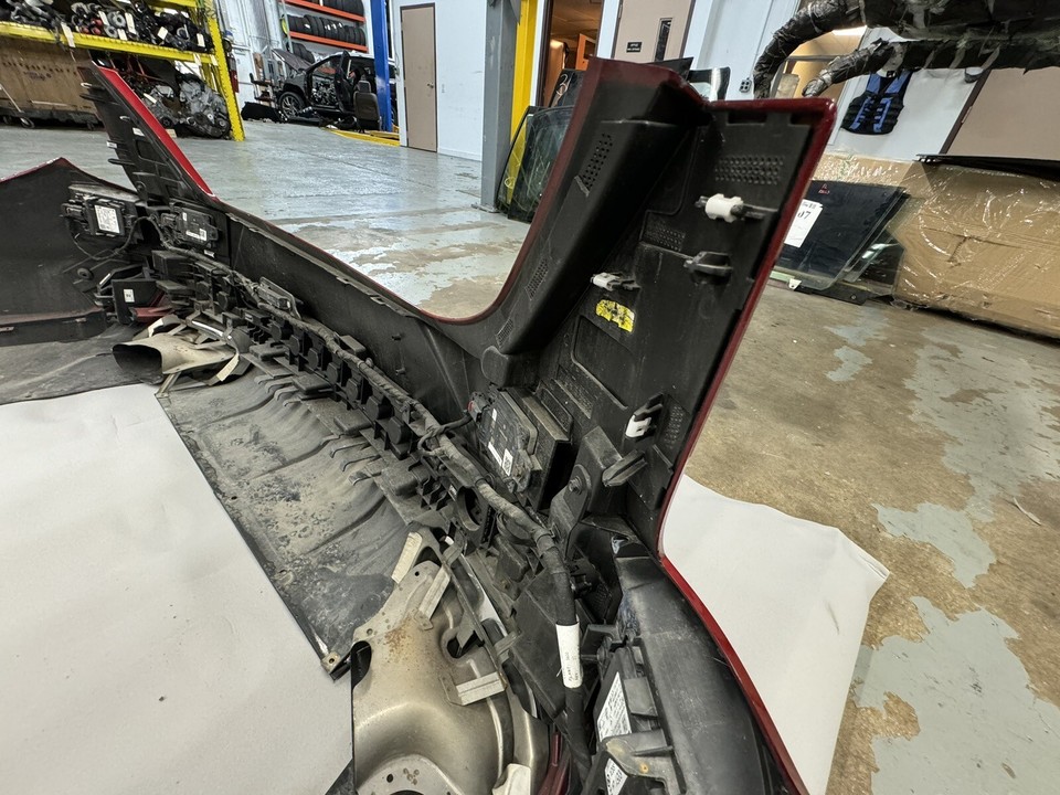 2020-2021 Cadillac CT4-V 2.7L Rear Bumper Assembly *diffuser Has ...