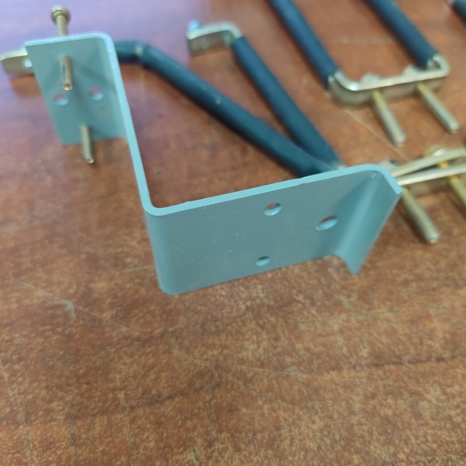 EATON CUTLER HAMMER 225A KPRL4FD TWIN CIRCUIT BREAKER MOUNTING HARDWARE ...