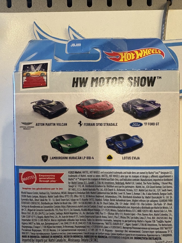 2025 HOT WHEELS 5 PACK HW MOTOR SHOW ASTON MARTIN FERRARI LAMBO FORD ...
