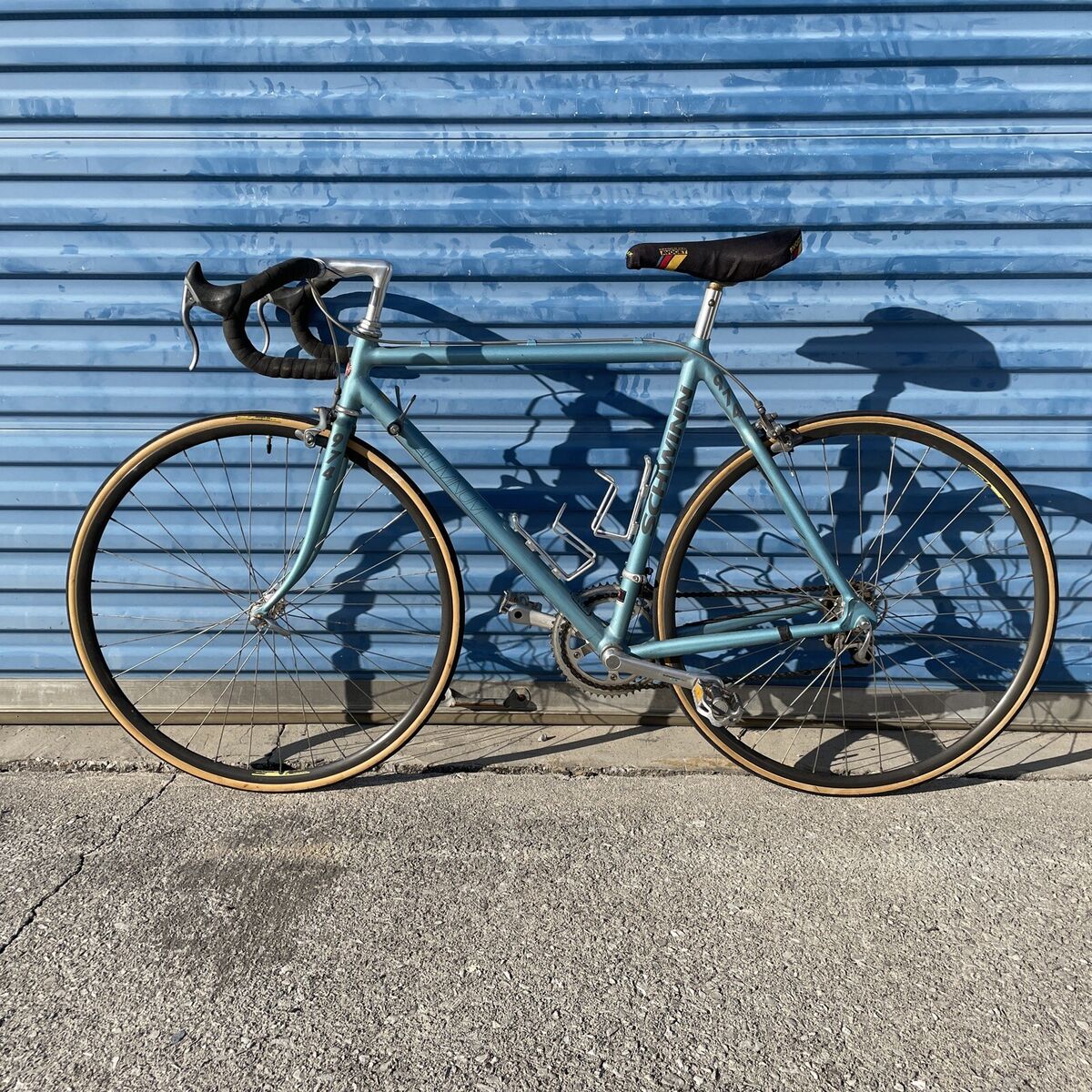 Schwinn 974 Road Bike 54cm Aluminum Shimano 600 Ice Blue Schwinn 974 Road Bike 54cm Aluminum Shimano 600 Ice Blue