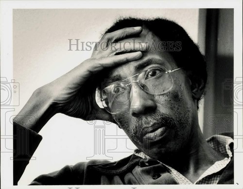 1987 Press Photo UMass professor Julius Lester, Massachusetts ...