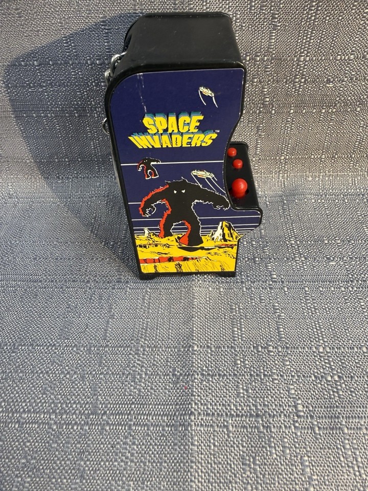SPACE INVADERS Tiny Arcade Game - World's Smallest Miniature Keychain - Working | eBay