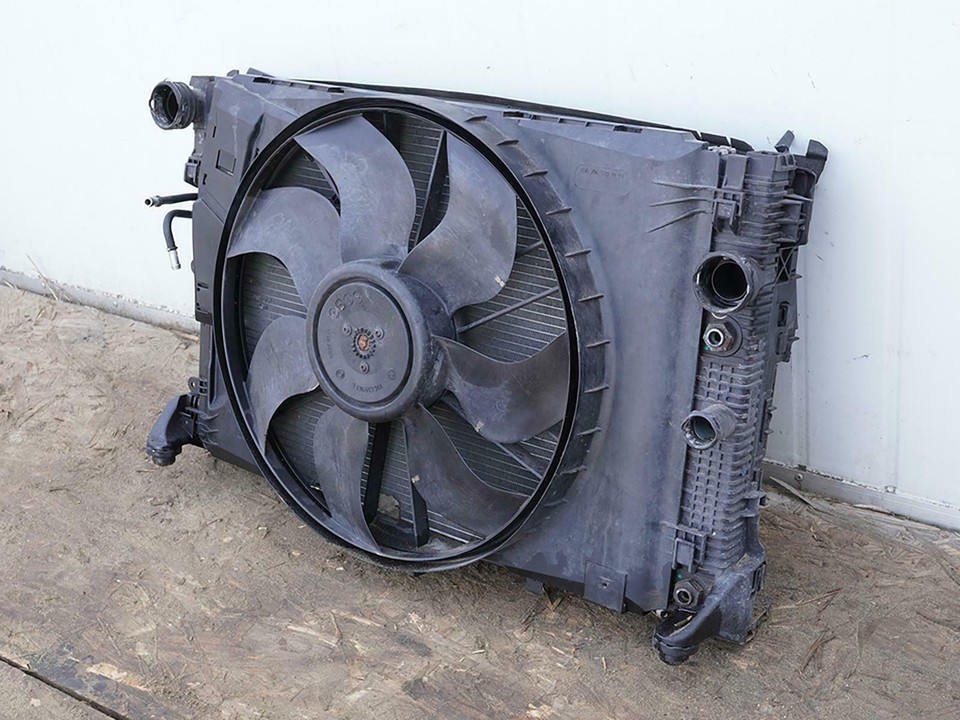 2008 - 2011 Mercedes W204 Radiator Cooling Ac Condenser Electric Fan ...