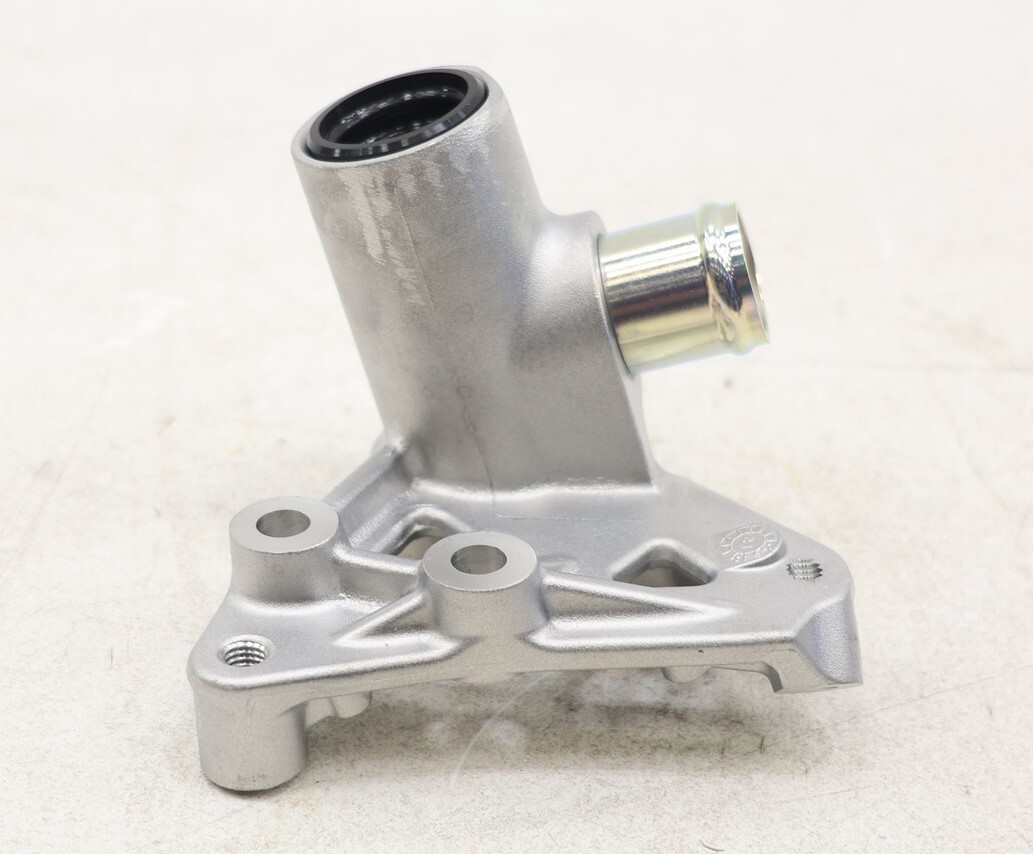 NEW OEM Isuzu Engine Crankcase Vent Bracket 8981401462 NQR NRR NPR-HD 5 ...