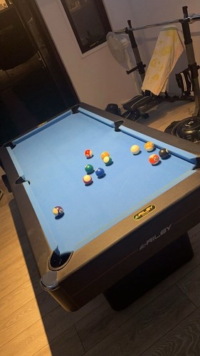 Riley pool table 4 cues, wall mount for cues, brushes for table, wooden ...