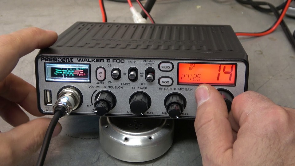 PRESIDENT ELECTRONICS Walker II FCC TXPR100 CB/HAM RADIOS AM/FM ...