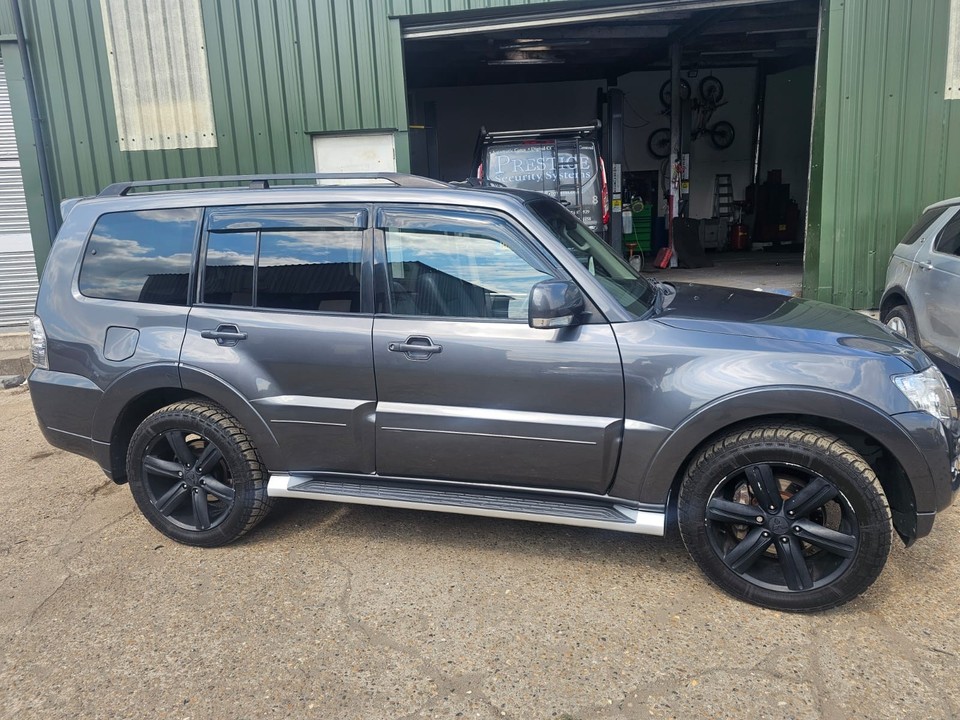 Mitsubishi Pajero Shogun MK3 3.2L | eBay UK