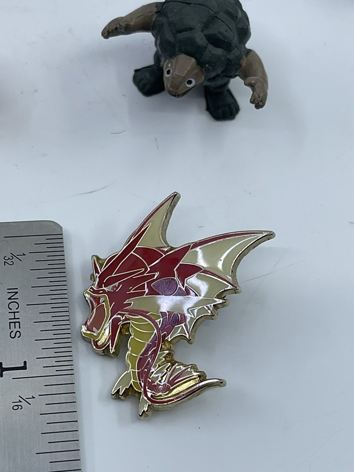 VTG Pokémon RL Figures Zacian Coins Gyarados Pin & Figures Lot Trapinch ...