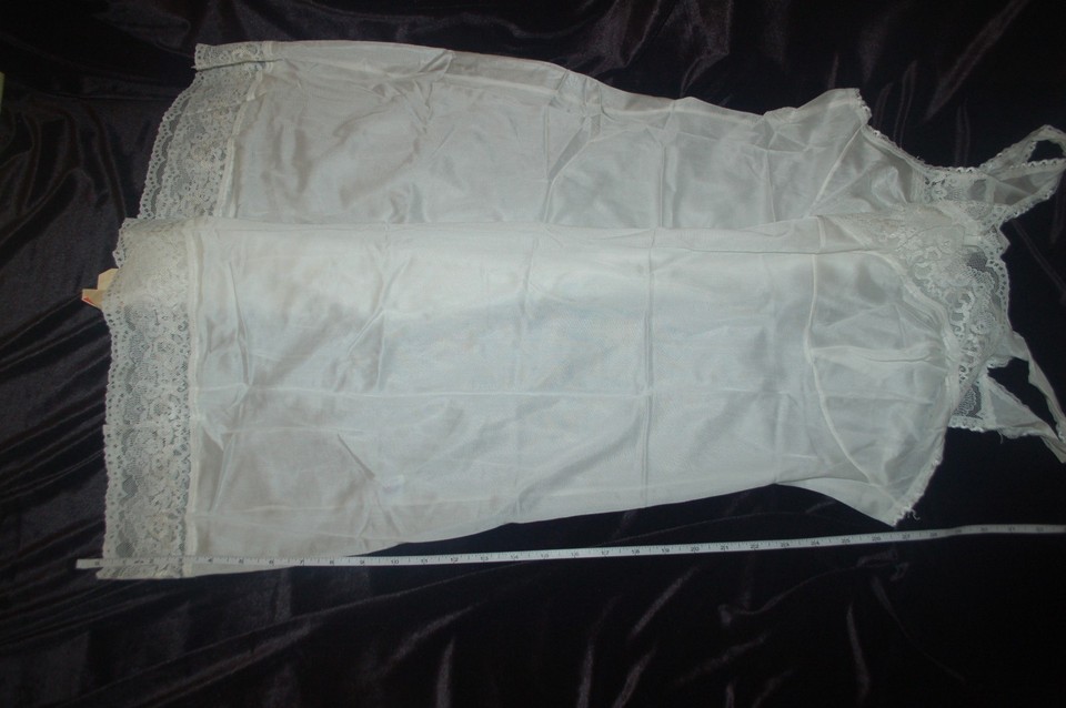 VINTAGE STUNNING WHITE FEMME SHEER SILKLY VISCOSE/POLYAMIDE FULL SLIP L ...