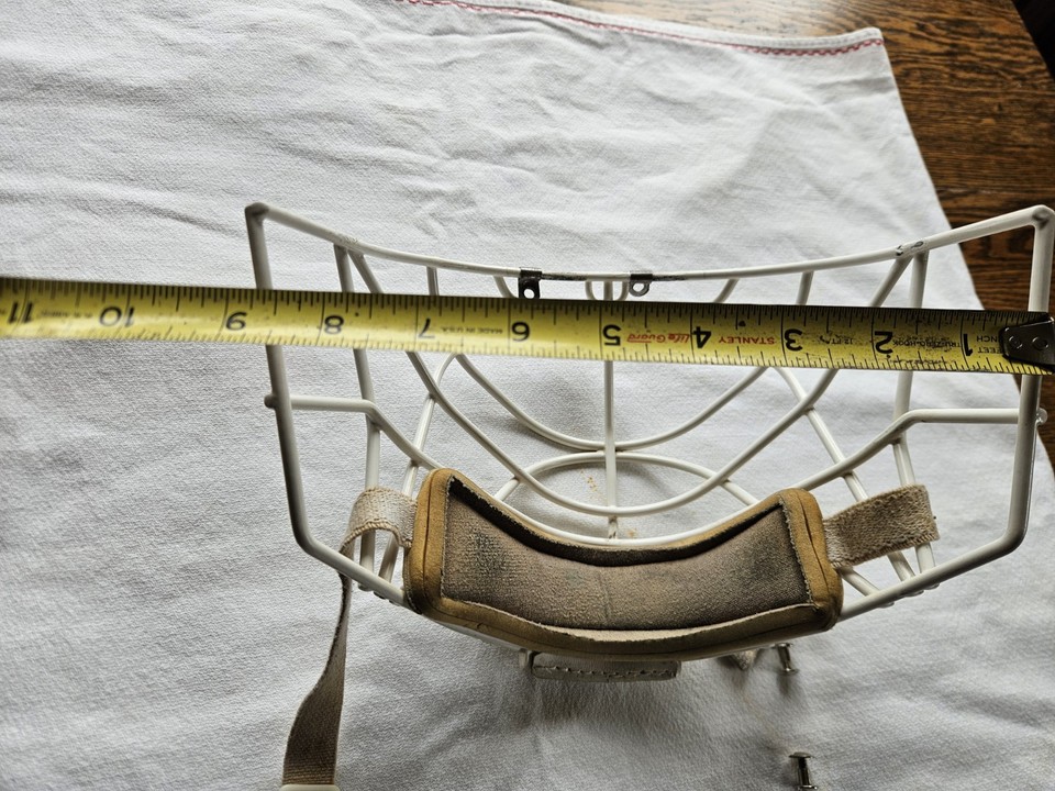 Vintage Bauer HM30 Cats-eye Cage Goalie Ice Hockey Osgood Roy Style ...