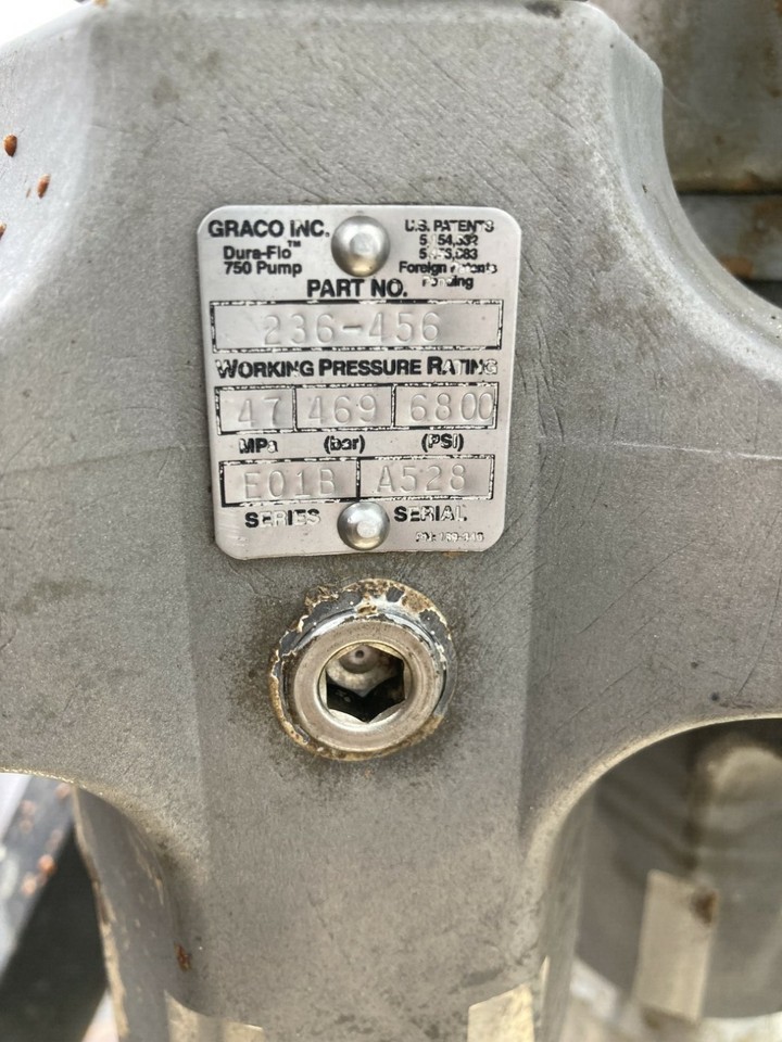 Graco Premier Dura-Flo 750 Pump with Premier 800 Air Powered Motor ...