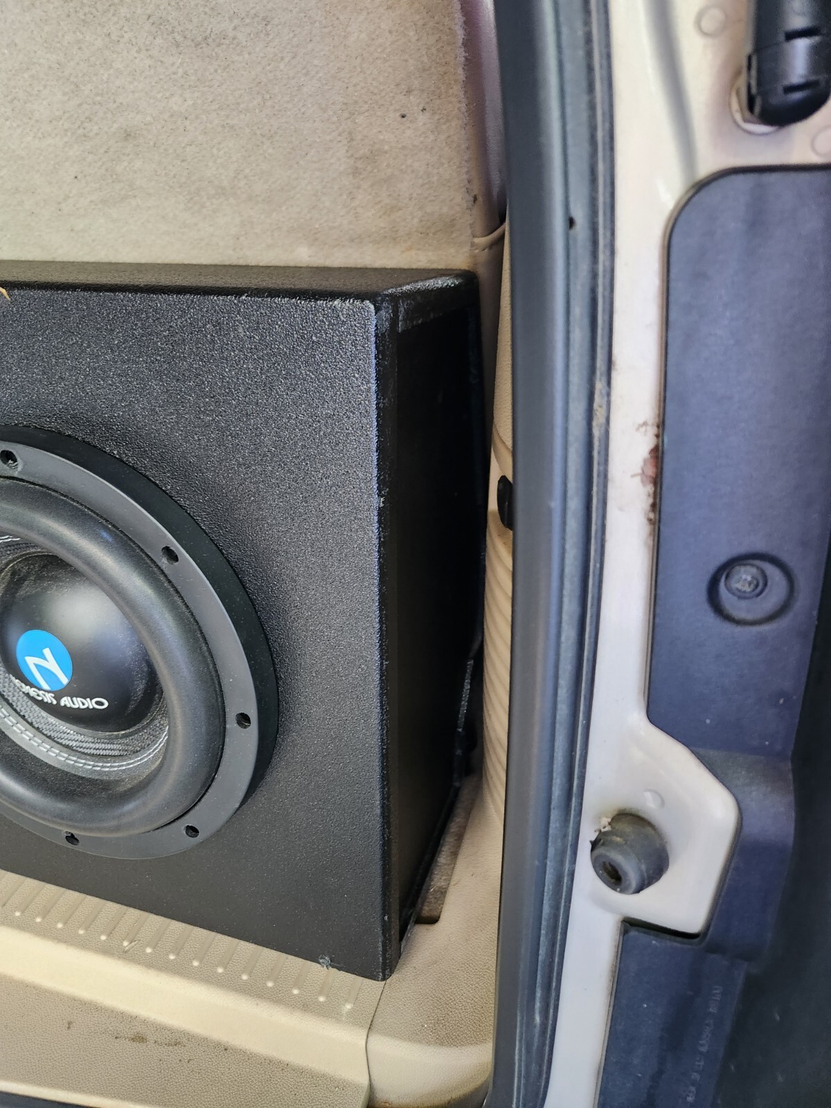 2007-2014 Chevy Tahoe GMC Yukon Custom 3rd Row SUV subwoofer enclosure ...